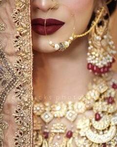 Top 30 Glamorous Nath Designs for the Best Bridal Look